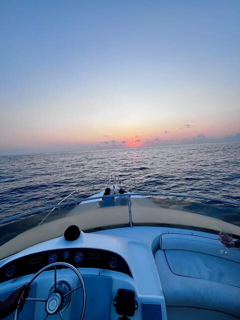 Sunset yacht tour with food and wine tasting. - Authentic Experiences and Authenticity