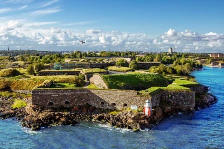 Suomenlinna: Private Tour with an Authorized Guide - Discovering Suomenlinna: A Closer Look at the Private Guided Tour
