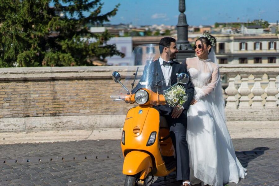 Surprise Proposal Photoshoot in Rome - Who Will Love This Tour