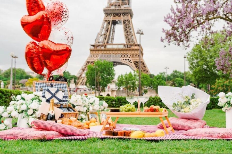 Surprise Proposal Picnic - Paris Proposal Planner - Who It’s Best For