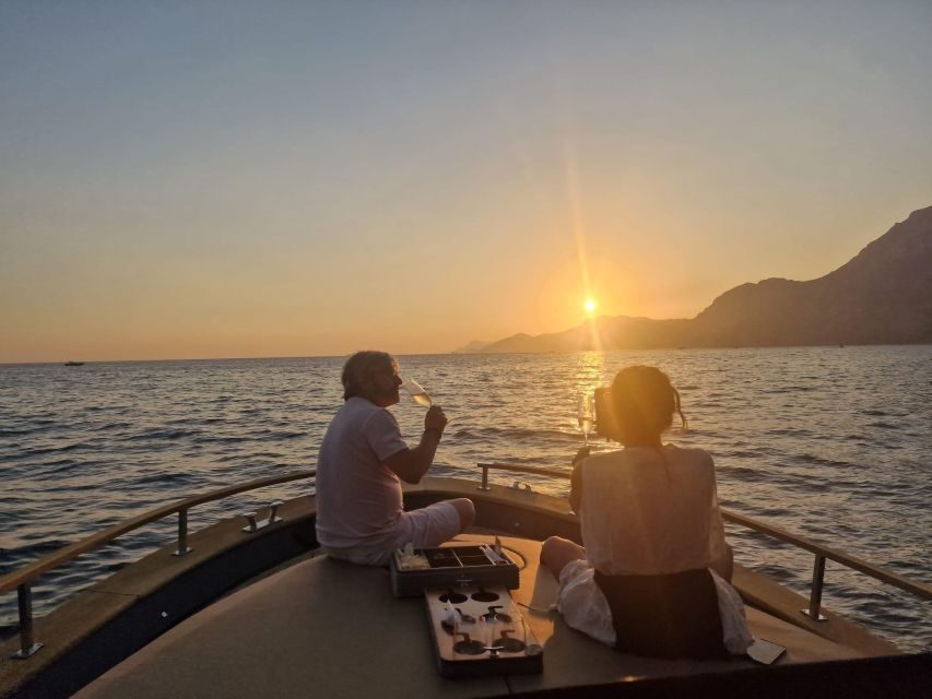 Surprise your other half with a fiery, romantic sunset - An Overview of the Experience