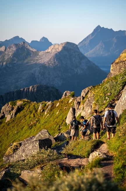 Svolvær: Guided Hike with Snacks - What to Expect on the Hike