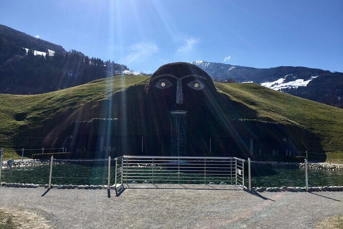 Swarovski Crystal World and Innsbruck Tour - Innsbruck’s Festive Charm: Christmas Market and Landmarks