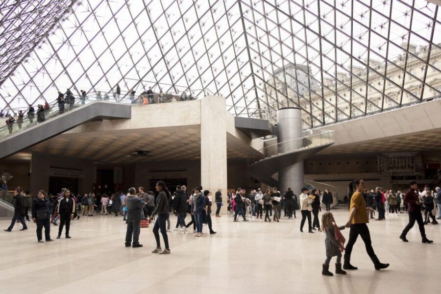 Swift Access: Mona Lisa and Louvre - Who Should Consider This Tour?