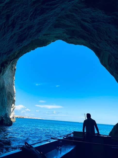 Syracuse: boat tour of the sea caves and Ortigia, Papyrus Excursion - Passing Iconic Landmarks