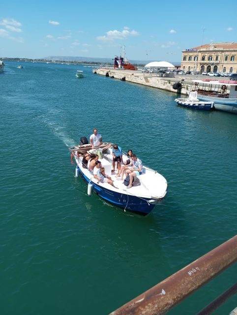 Syracuse: Boat tour Ortigia island,seacaves and Explanations - The Value of the Experience