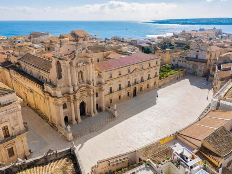 Syracuse: Cathedral entrance ticket with VR viewer and Secreta Palatii - The Virtual Reality Experience: Bridging Past and Present