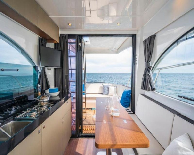 Syracuse full day cruise with lunch and aperitif - Who Should Consider This Tour?