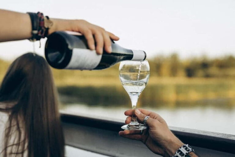 Szczecin: Wine tasting cruise - Why This Tour Stands Out