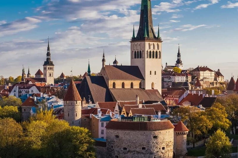 Tallinn: Audio Self Tour Guide with 10 Sightseeing Points - The Breakdown of the Itinerary