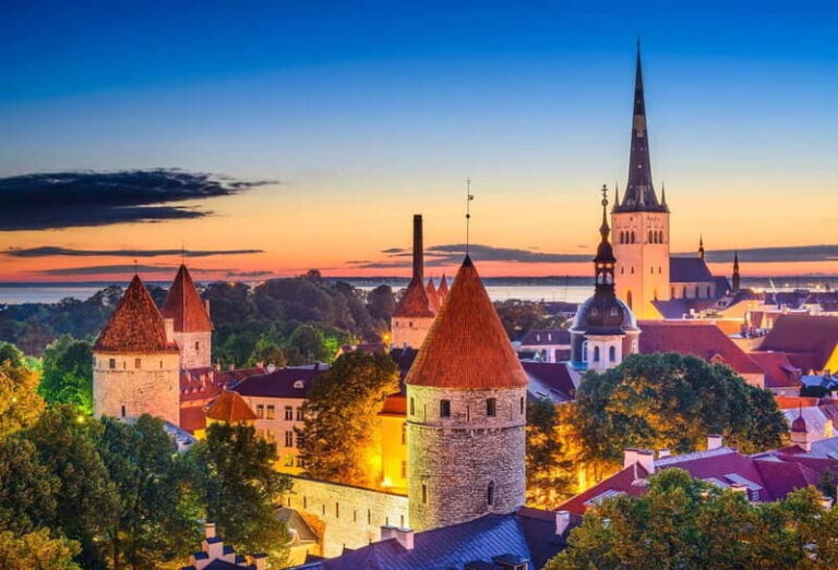 Tallinn: Guided Old Town Historical Walking Tour - The Value of a Guided Tour