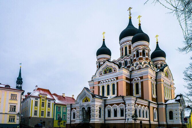 Tallinn Old Town: Food and History Self-Guided Walking Tour - Detailed Breakdown of the Itinerary