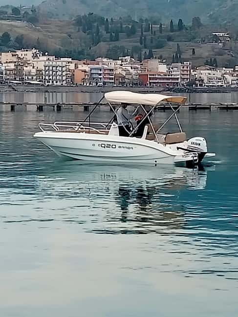 Taormina: Motorboat rental without license isolabella - The Itinerary in Detail