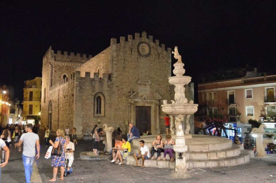 Taormina: Sunset Walking Tour & Aperitif on Rooftop Terrace - The Rooftop Aperitif: A Memorable Finish