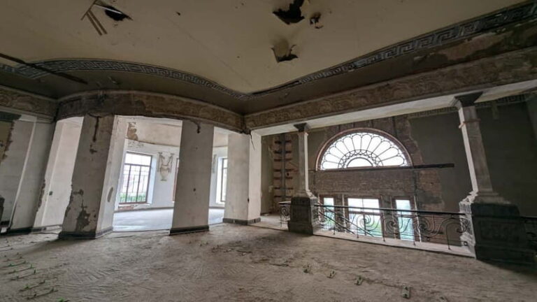 Tbilisi: Abandoned Cinema Tour - The Architecture: A Closer Look