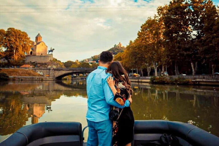 Tbilisi: Kura River Sightseeing Boat Tour - Whats in Store During the 30 Minutes?