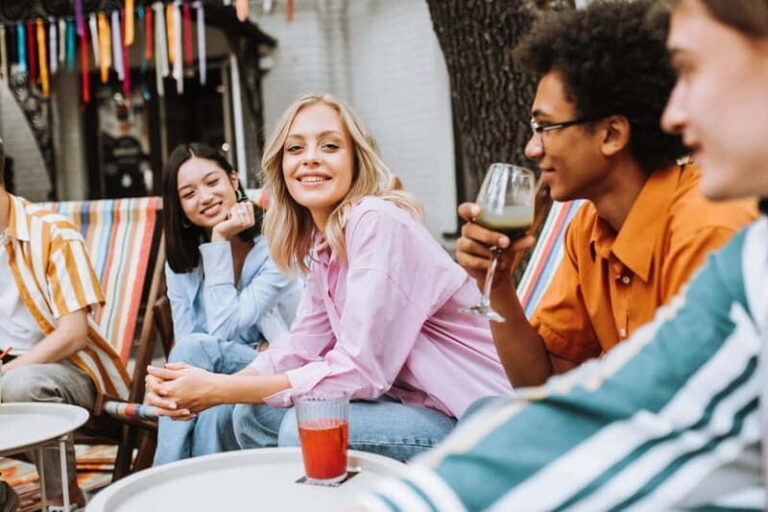 Tbilisi: Nightlife Highlights Tour with Welcome Drinks - Authentic Experiences and Cultural Insights