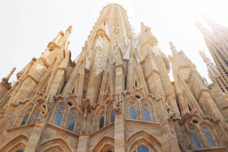 The Genuis of Gaudi & Modernist Architects - A Deep Dive into the Tour Experience