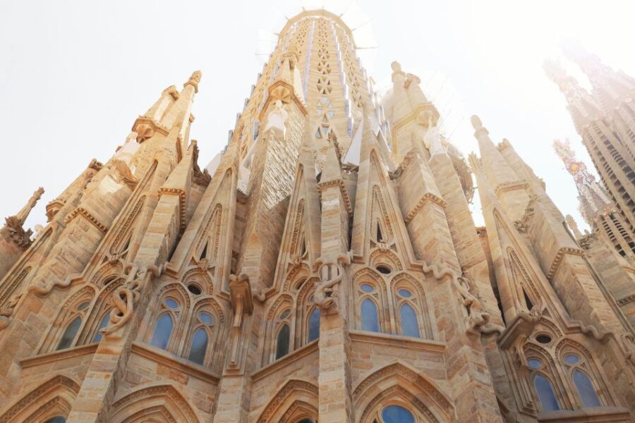 The Genuis of Gaudi & Modernist Architects - A Deep Dive into the Tour Experience