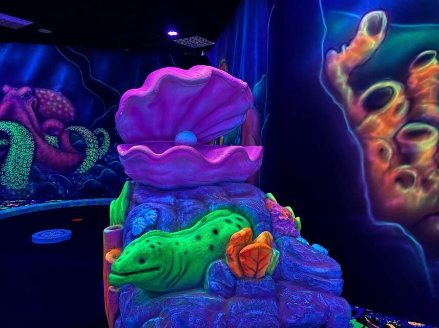 The Hague: Glowgolf Glow in the Dark Indoor Minigolf - Practical Tips for Visitors