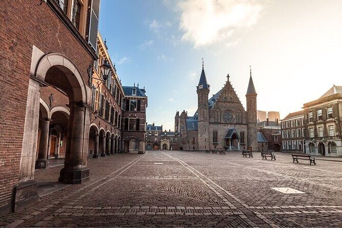 The Hague Must-See attractions Private Walking Tour With A Guide - Exploring The Hague’s Highlights