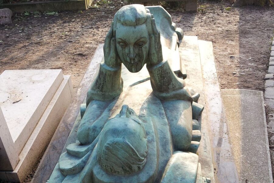 The Père Lachaise Cemetery: Guided 2-Hour Small-Group Tour - What You Can Expect During the Tour