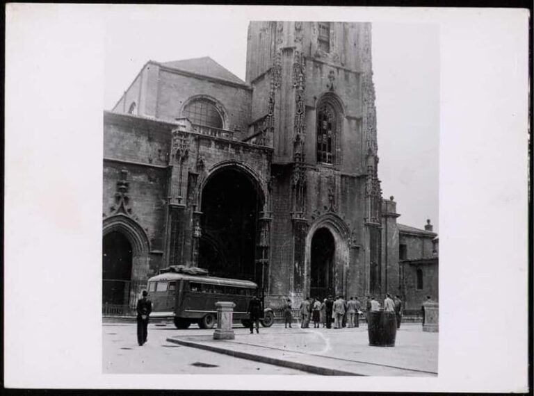 The Siege of Oviedo - The Civil War in the city of Oviedo - Living Under Siege: Daily Life and Civilian Resilience