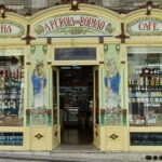 The story of Porto behind its tiles - The Experience: What To Expect