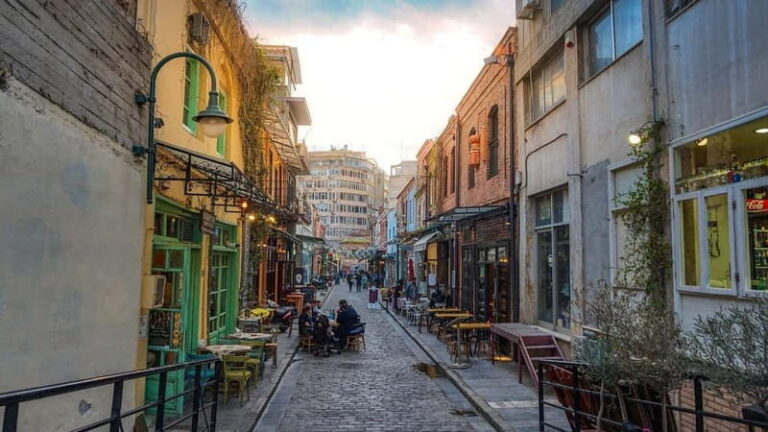Thessaloniki: Private Custom Night Tour with Local - Exploring the Itinerary in Detail