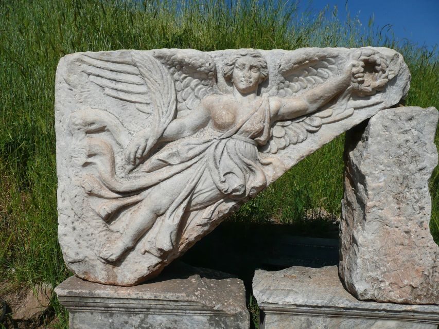 Thessaloniki:Journey Through Ancient Vergina to Sacred Veria - Coffee Break and Free Time