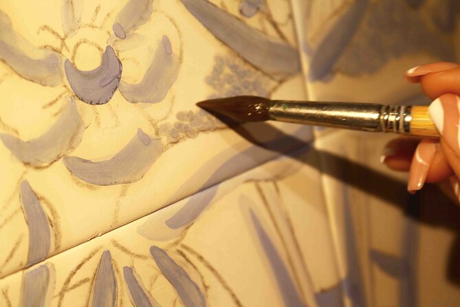 Tile painting workshop in the Algarve - An In-Depth Look at the Tile Painting Workshop Experience