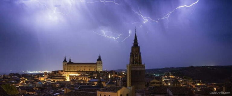 Toledo Mágico, the original night tour: mystery, curiosities, and secrets. - Why This Tour Works for Different Types of Travelers