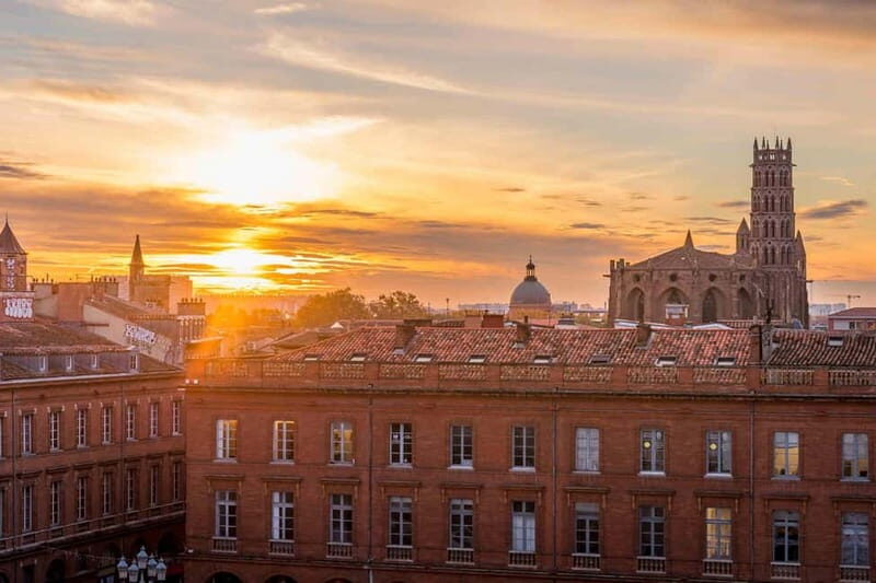 Toulouse and its monuments - guided walking tour in Spanish - Pricing and Value