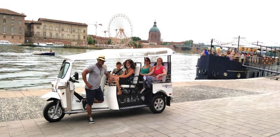 Toulouse: Electric Tuk-Tuk Tour with Photo Stops and Audio - The Experience: Comfort, Engagement, and Practicality