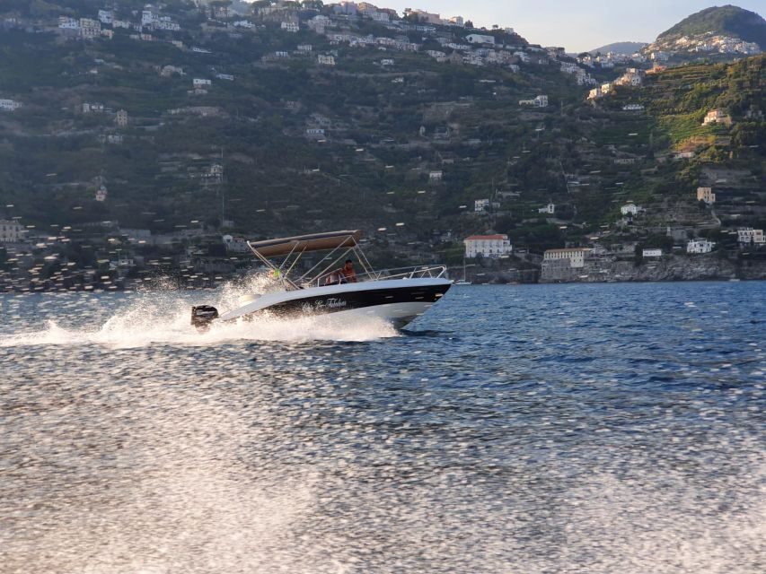 Tour Capri: discover the island of VIPs by boat - Authentic Expectations Based on Reviews