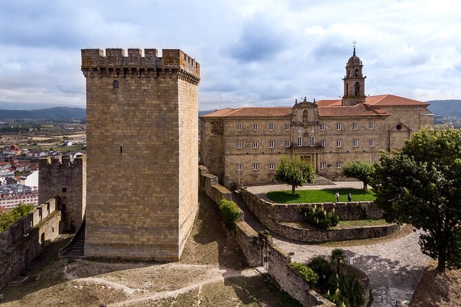 Tour from santaigo to Ribeira sacra with boat trip - Key Points