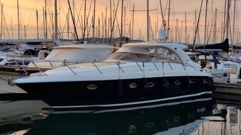 Tour in a boat, Torrevieja - What Makes This Tour a Good Deal?