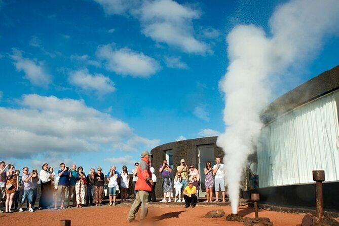 Tour Lanzarote South with Winery Visit - Who Should Consider This Tour?