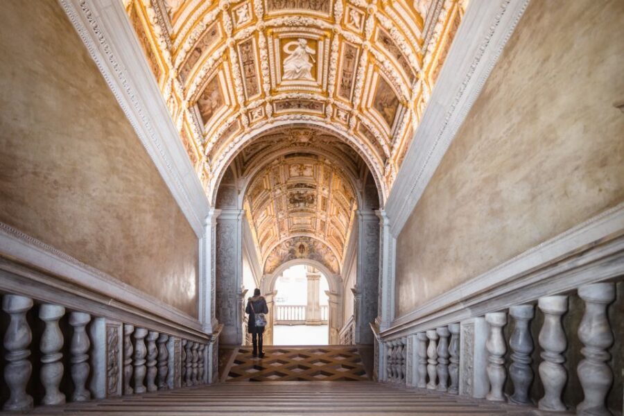 Tour of Doge's Palace and Gondola Ride - The Gondola Experience: Romantic and Educational