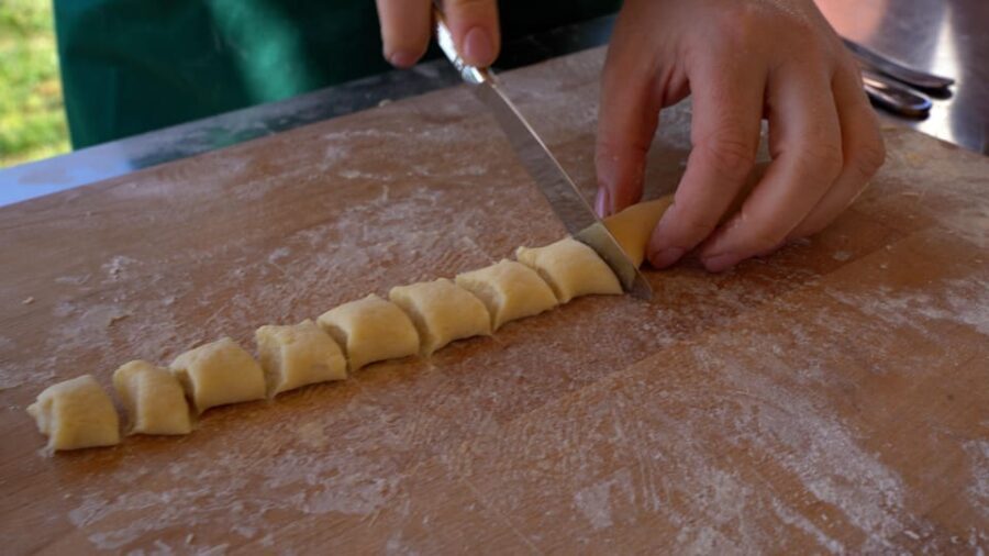 Tour of Pompeii & Cooking Class on the Slopes of Mt Vesuvius - Who Is This Tour Best Suited For?