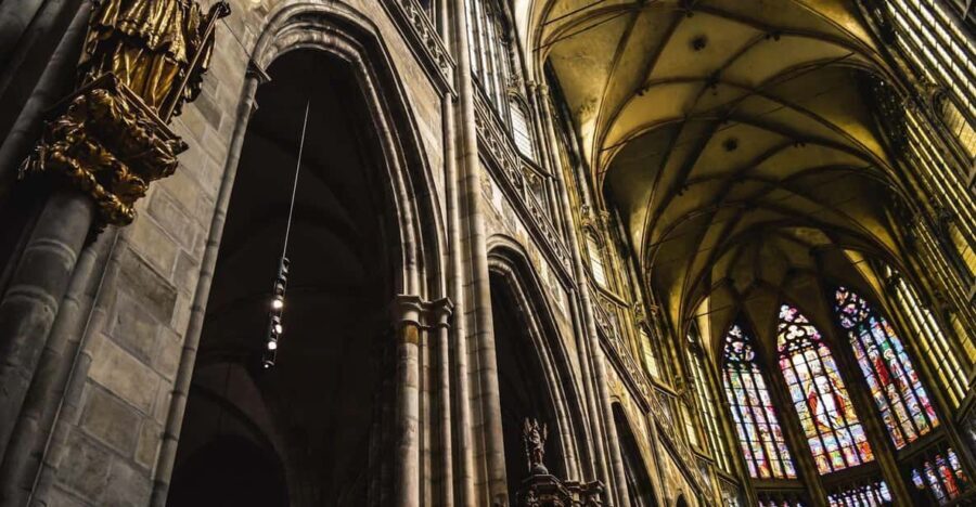 Tour of Prague Castle in italian language ticket included - An In-Depth Look at the Prague Castle Tour