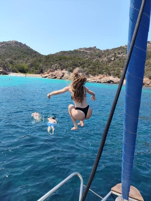 Tour of the islands of the archipelago with lunch and drinks - Authentic Experiences and Reviewer Insights