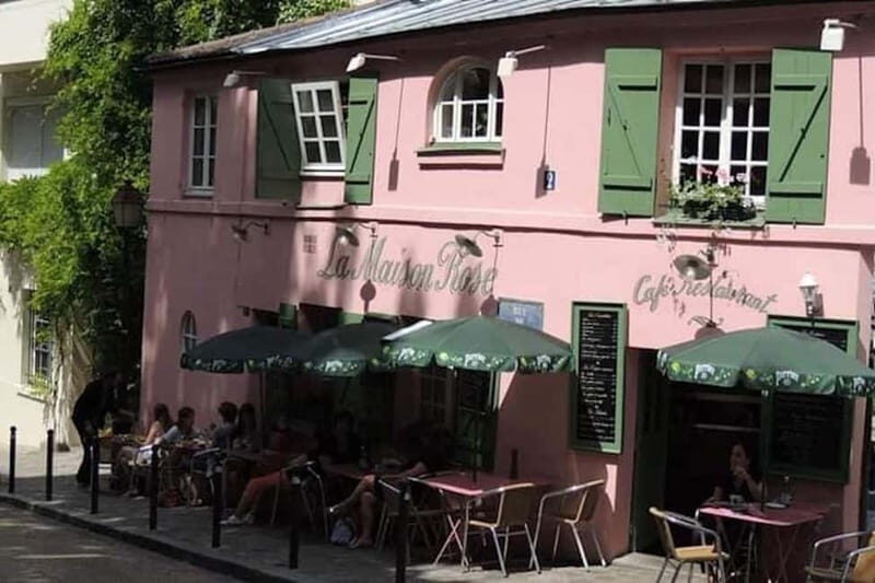 Tour of the Montmartre district with a local guide in Italian - Deep Dive into the Itinerary