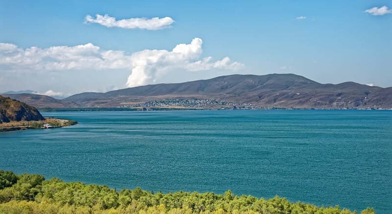 Tour Transfer to/from Tbilisi with Lake Sevan & Wine tasting - Why This Tour Offers Excellent Value