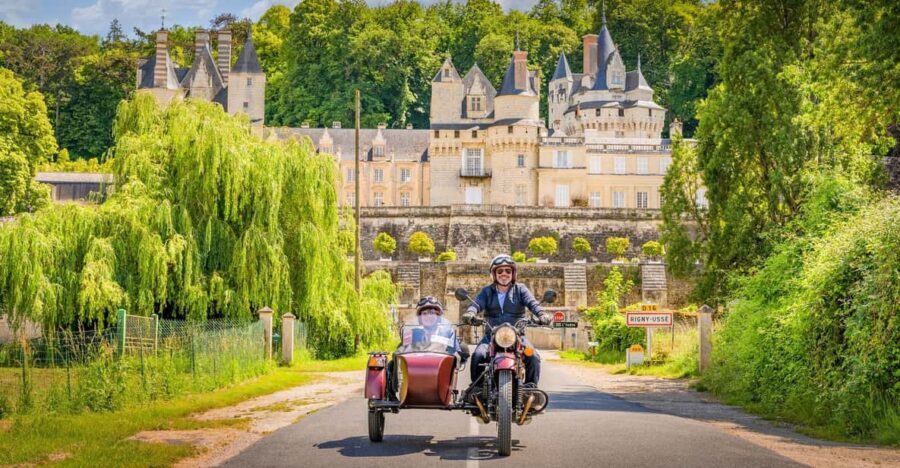 Tours: All of Loirevalley in a sidecar - Key Points