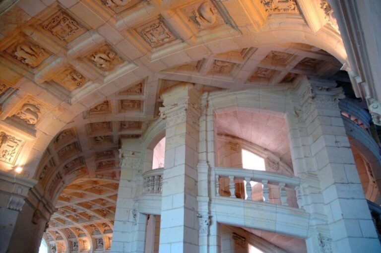 Tours/Amboise: Private day trip Chambord, Blois & Cheverny - Introduction: A Well-Rounded Loire Valley Experience