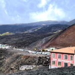 Tours Privato in Mini van Monte Etna e Taormina da Siracusa - Exploring Mount Etna: Power and Beauty in Motion