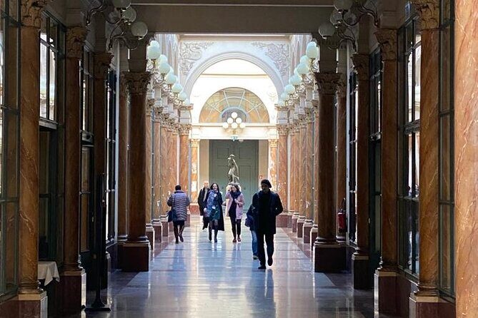 Track game in the Covered Passages of Paris - Itinerary Breakdown: Why Each Stop Matters
