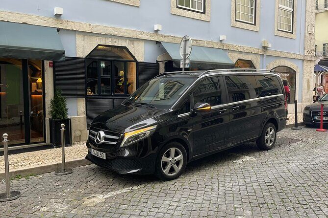 Transfer from Lisbon - Porto (Stopping in Óbidos, Nazaré and Aveiro) - The Sum Up