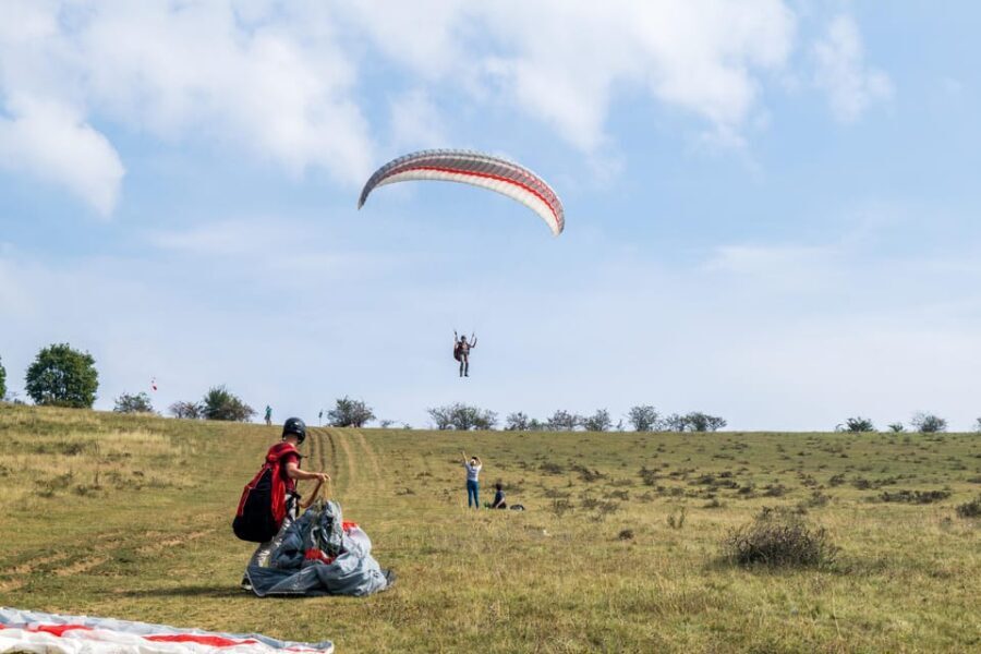 Transylvania Targu-Mures: Paraglider pilot for a day - Who Should Consider This Experience?